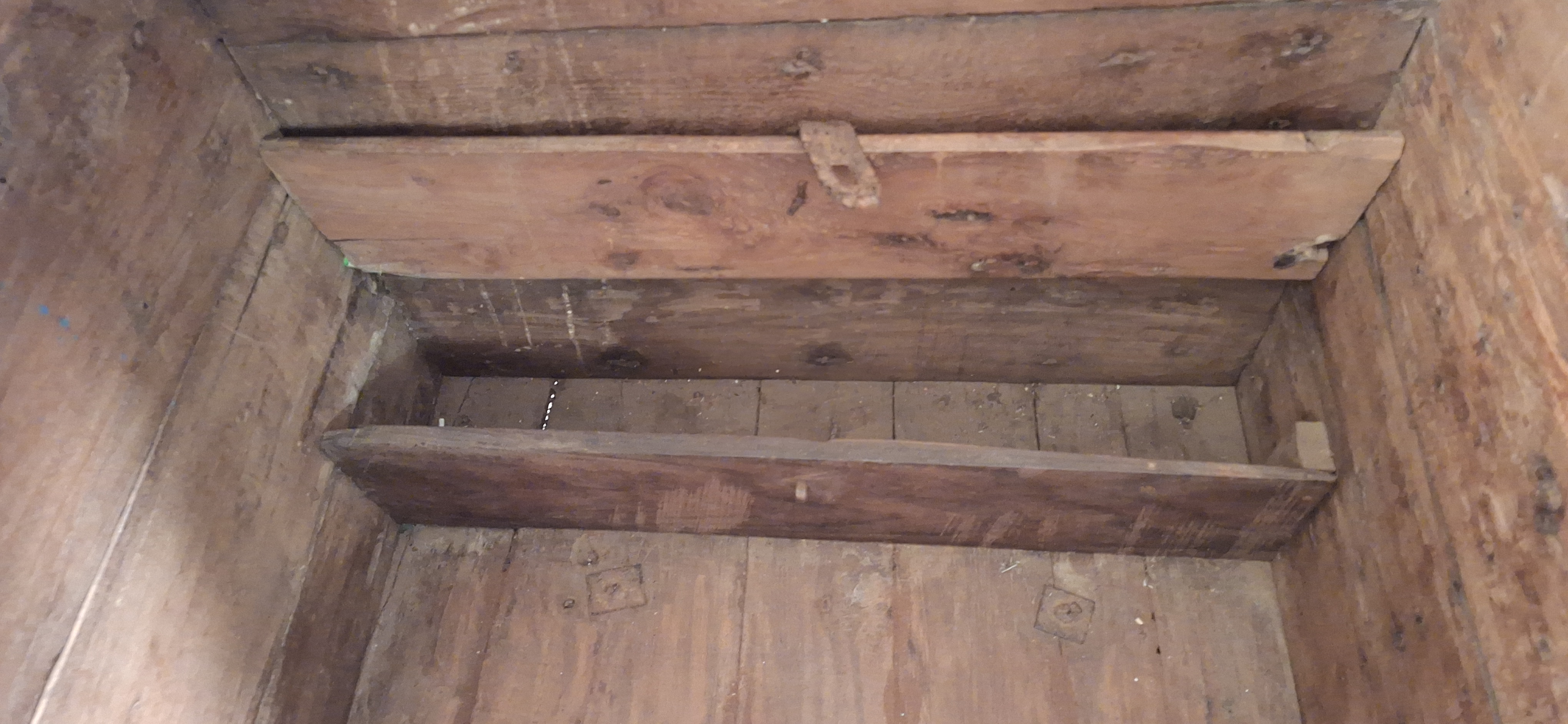 Kist Iron Brown bij Reliving