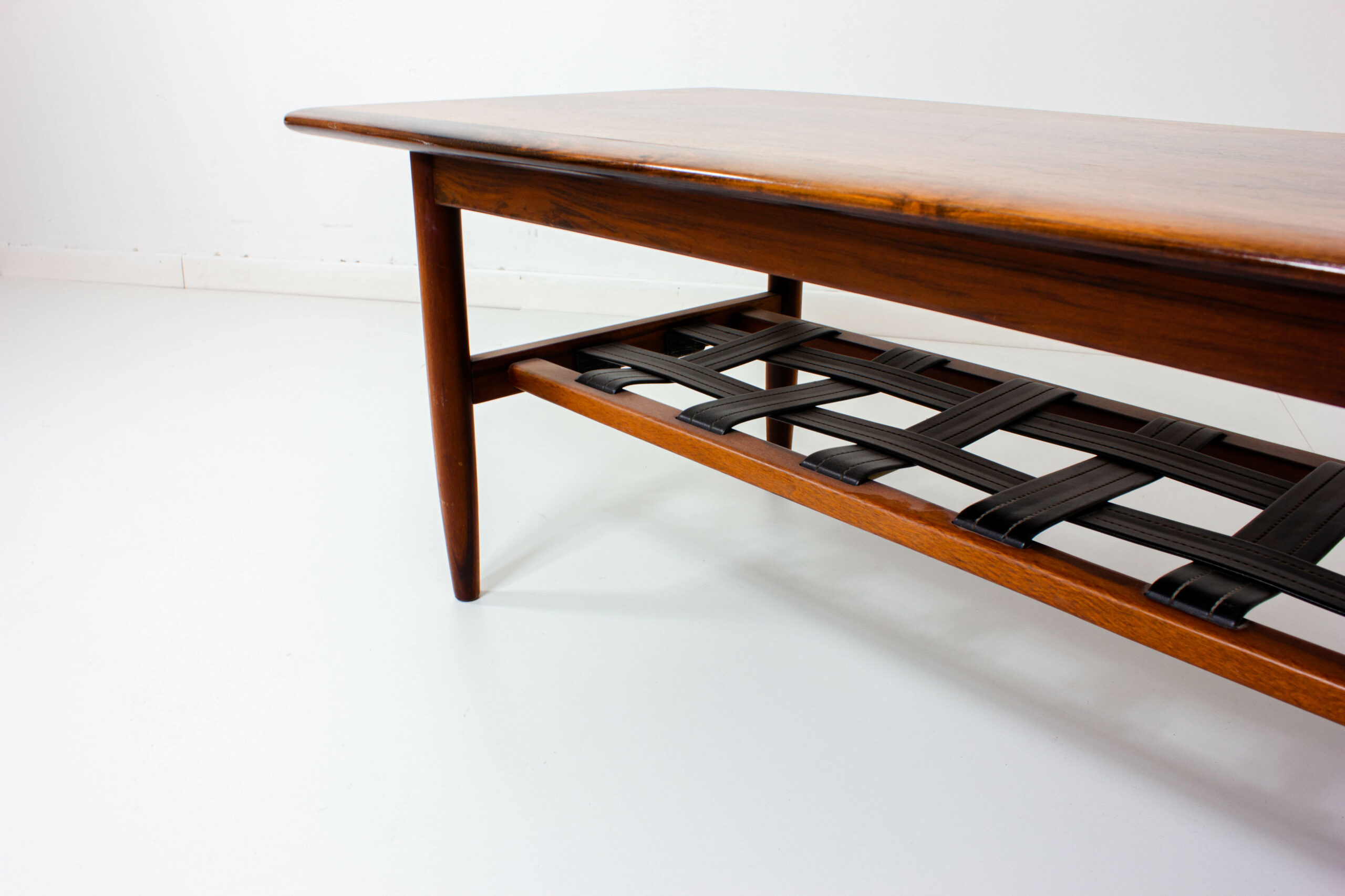 Bekijk Rosewood Coffee Table By Topform op Reliving