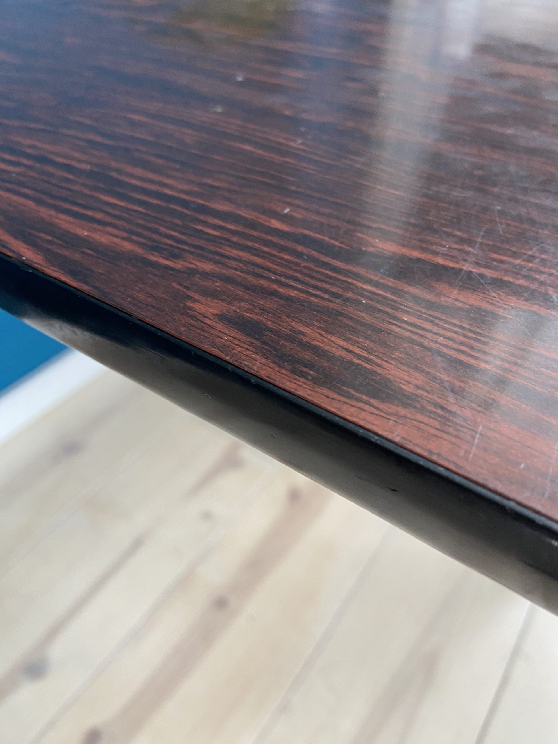 Bekijk Formica Tafel – Palissander Fineer- op Reliving