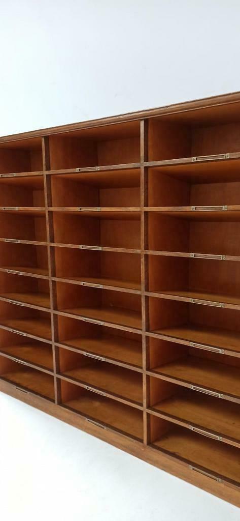 Bekijk Vintage Houten Postsorteer Postvakjes Kast Wandmeubel op Reliving