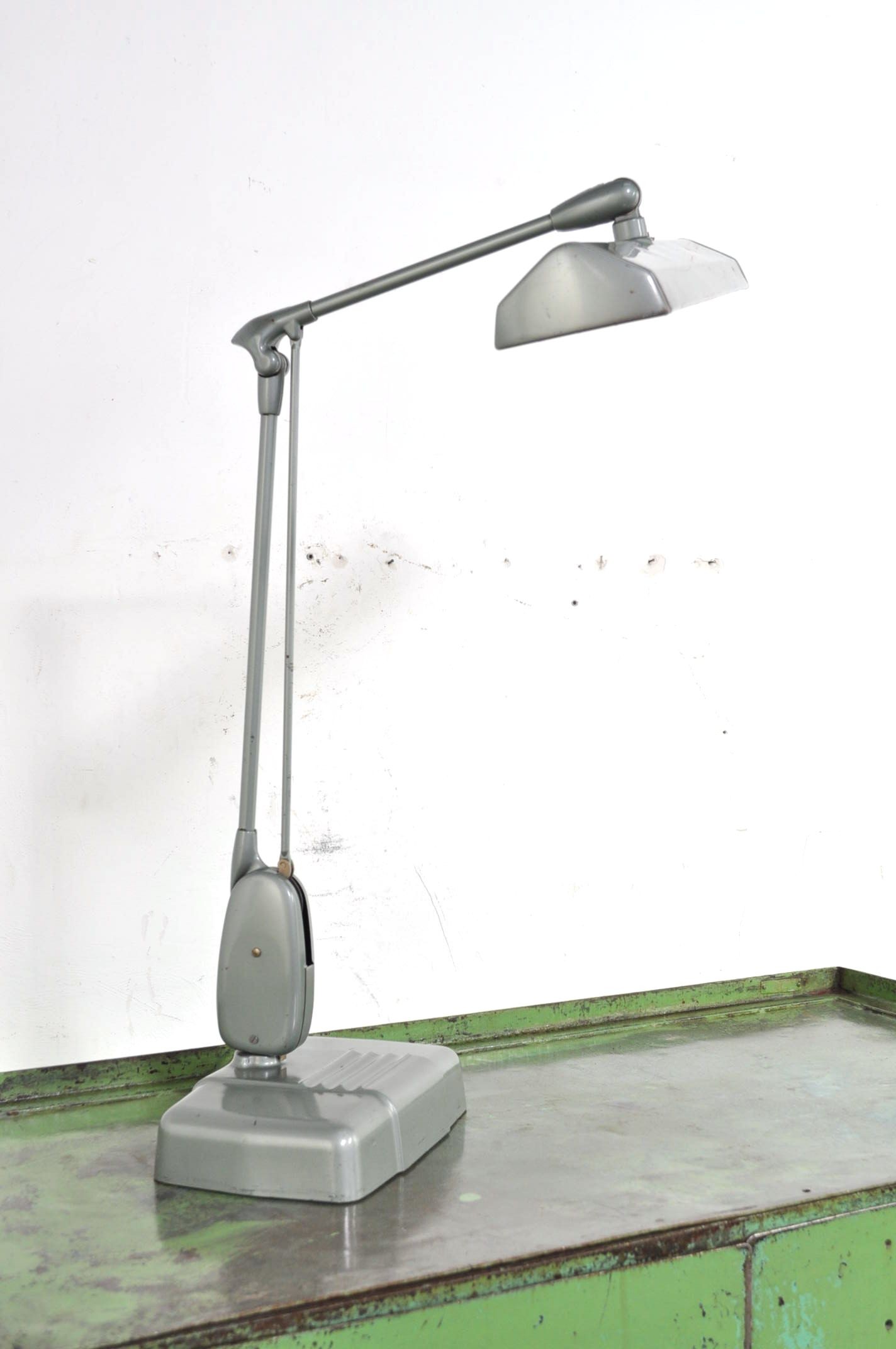 Bekijk Dazor Werklamp op Reliving 🤩