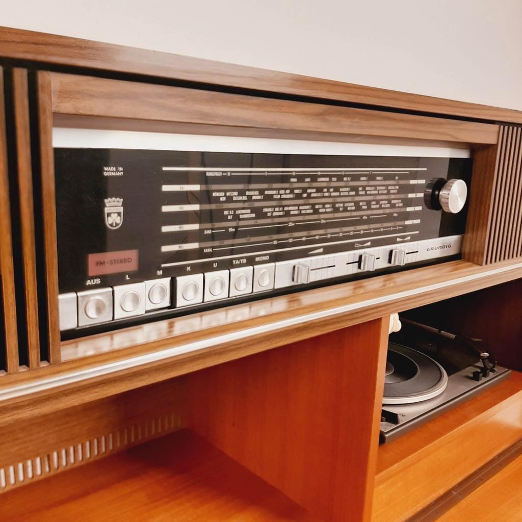 Bekijk Vintage Audiomeubel, Platenspeler Kast, Retro Platenkast op Reliving