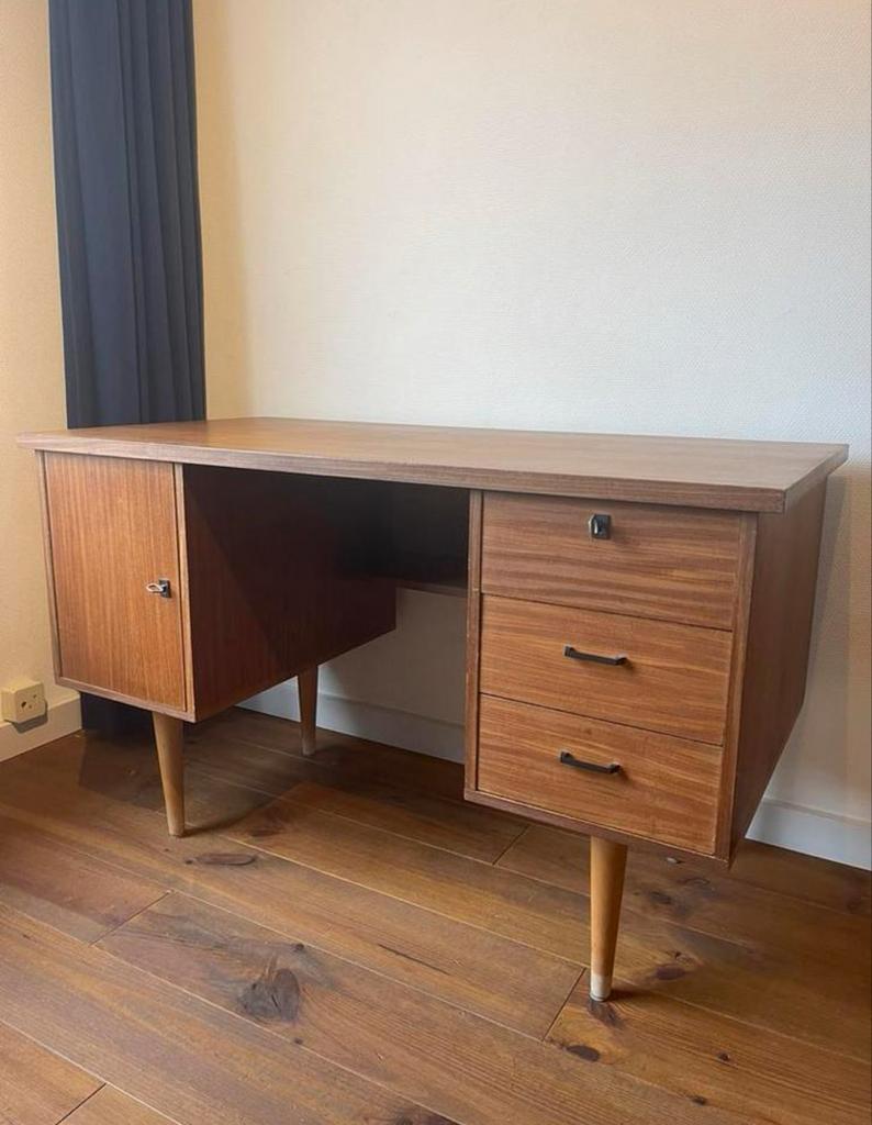 Bekijk Vintage Retro Bureau Simpla Lux op Reliving 🤩