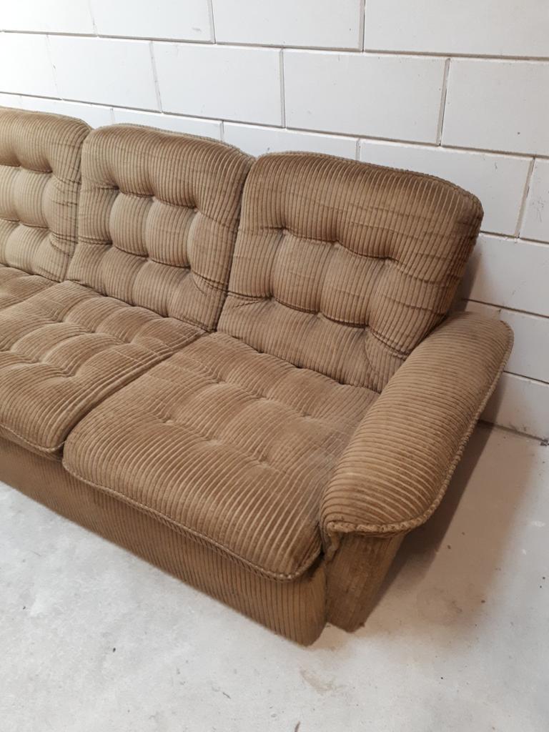 Bekijk 70'S Ribstof Vintage Bank 3 Zits Retro Bank Jaren 70 op Reliving 🤩