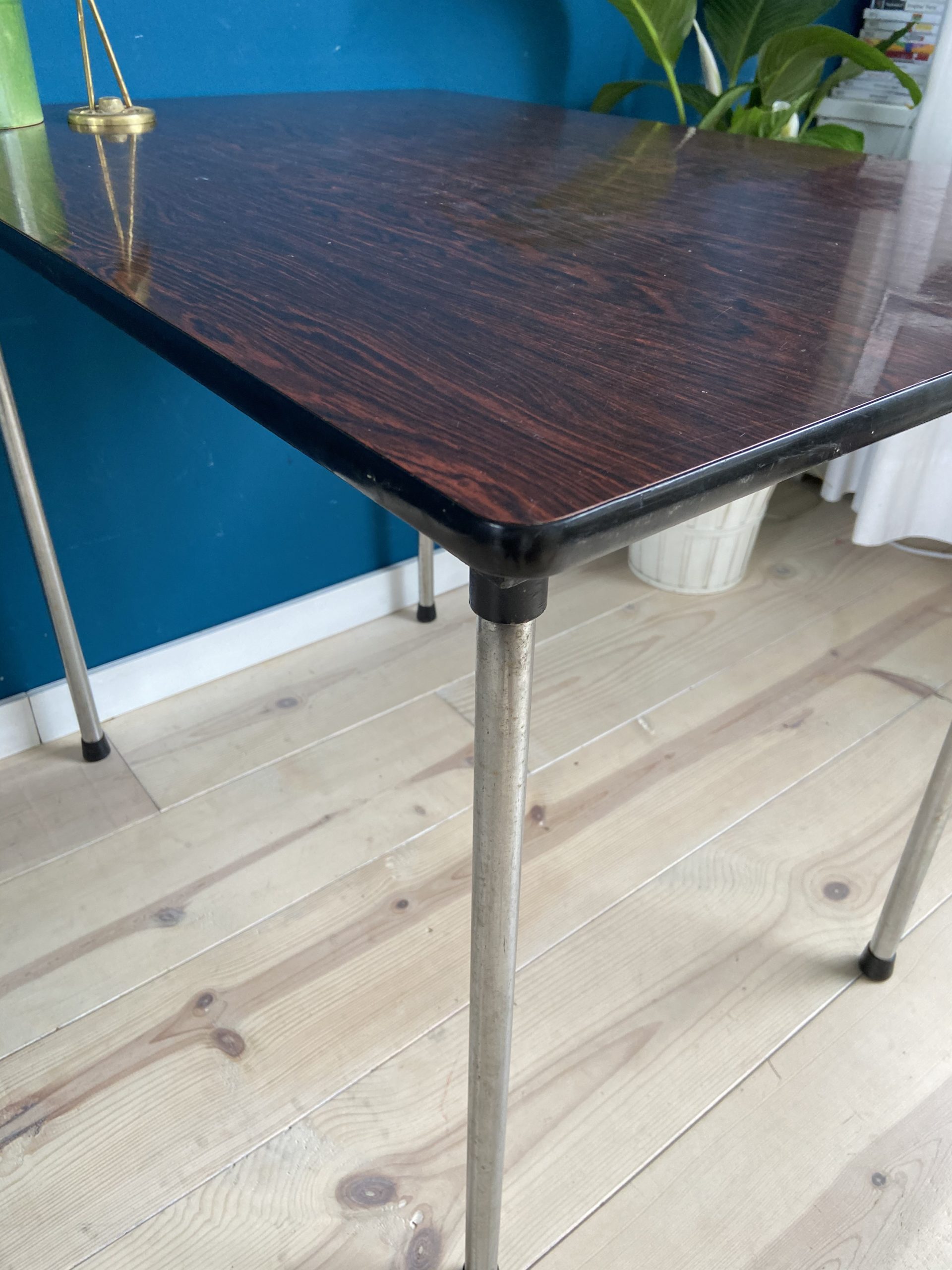 Bekijk Formica Tafel – Palissander Fineer- op Reliving