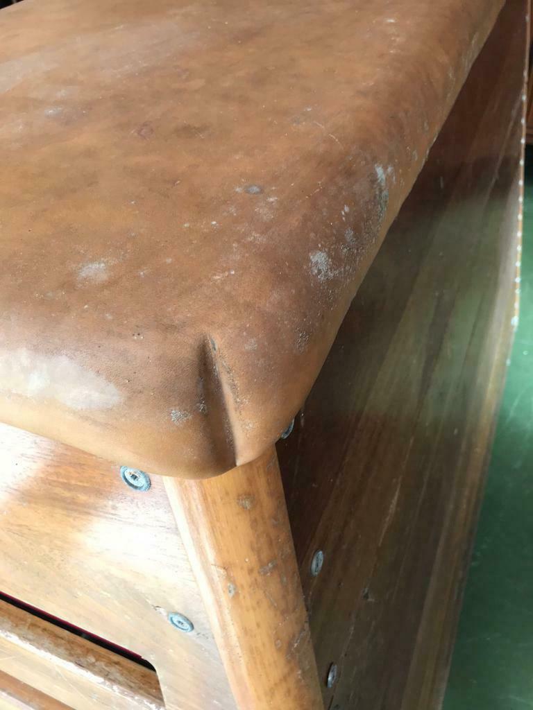 Bekijk Vintage Turnkast | Turnbank | Spring Bok Turnen Bankje op Reliving 🤩