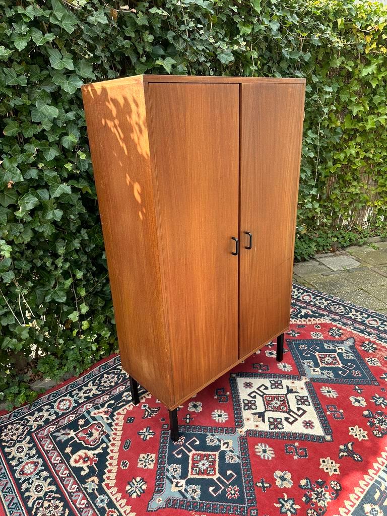 Bekijk Vintage Simpla-Lux Teak Kast Wandmeubel Kledingkast op Reliving 🤩