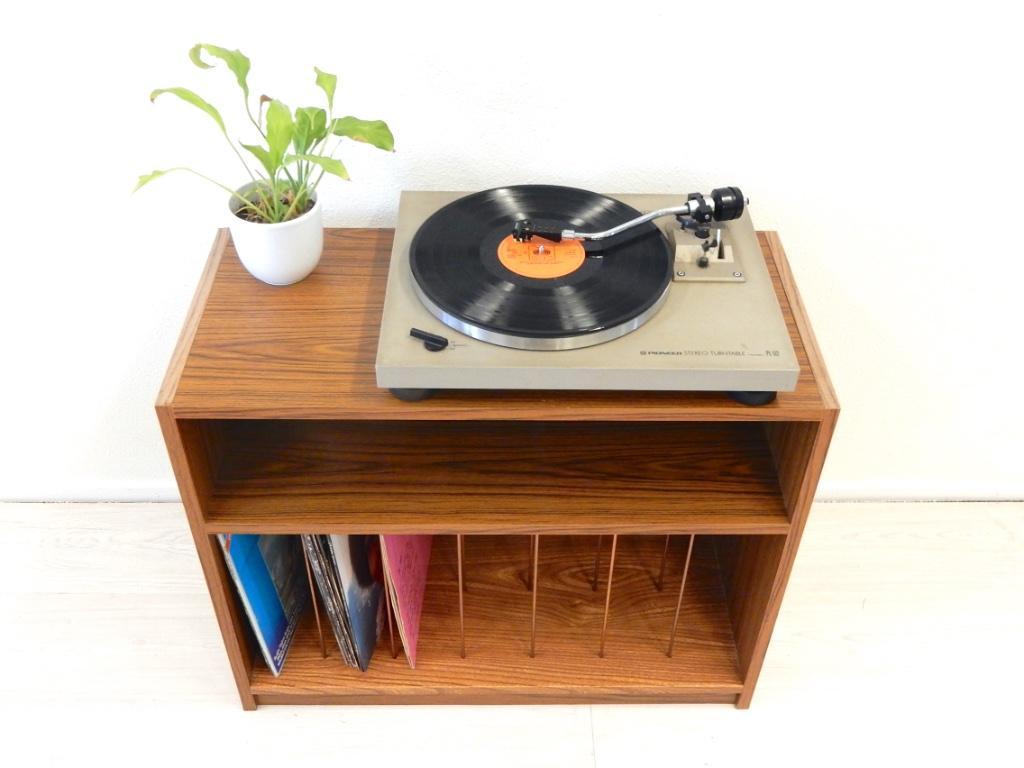 Bekijk Vintage Kast Jaren 70 Lp Kast Tv Meubel Mid Century Dressoir op ...