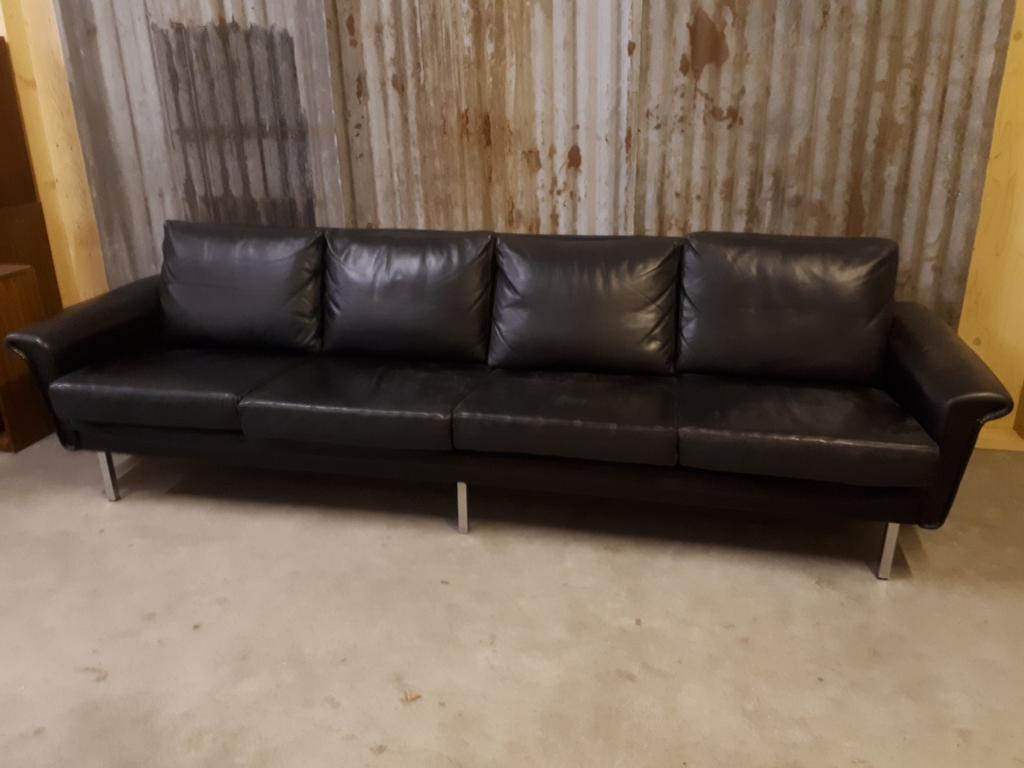 Bekijk Vintage Bank 4 Zit Bank Leder 60'S Bauhaus Stijl op Reliving