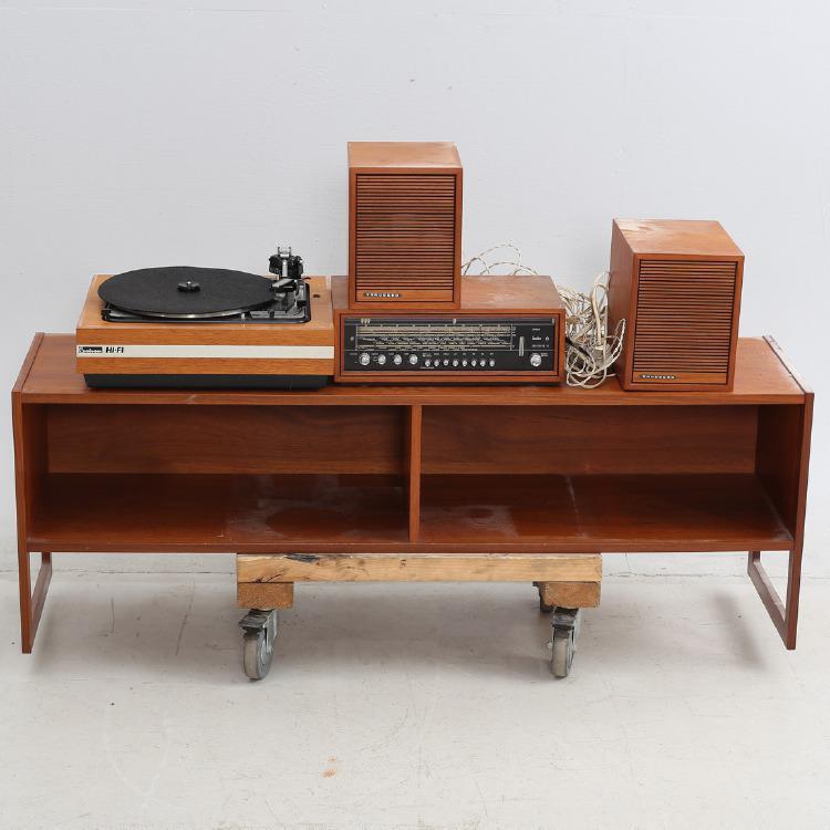 Bekijk Vintage Teak Stereo Meubel Met Vintage Hifi Systeem ,Noorwegen ...