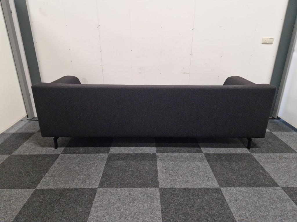 Bekijk Rolf Benz Linea - 3,5 Zits Bank - Zwart - Mat Zwarte Poten op ...