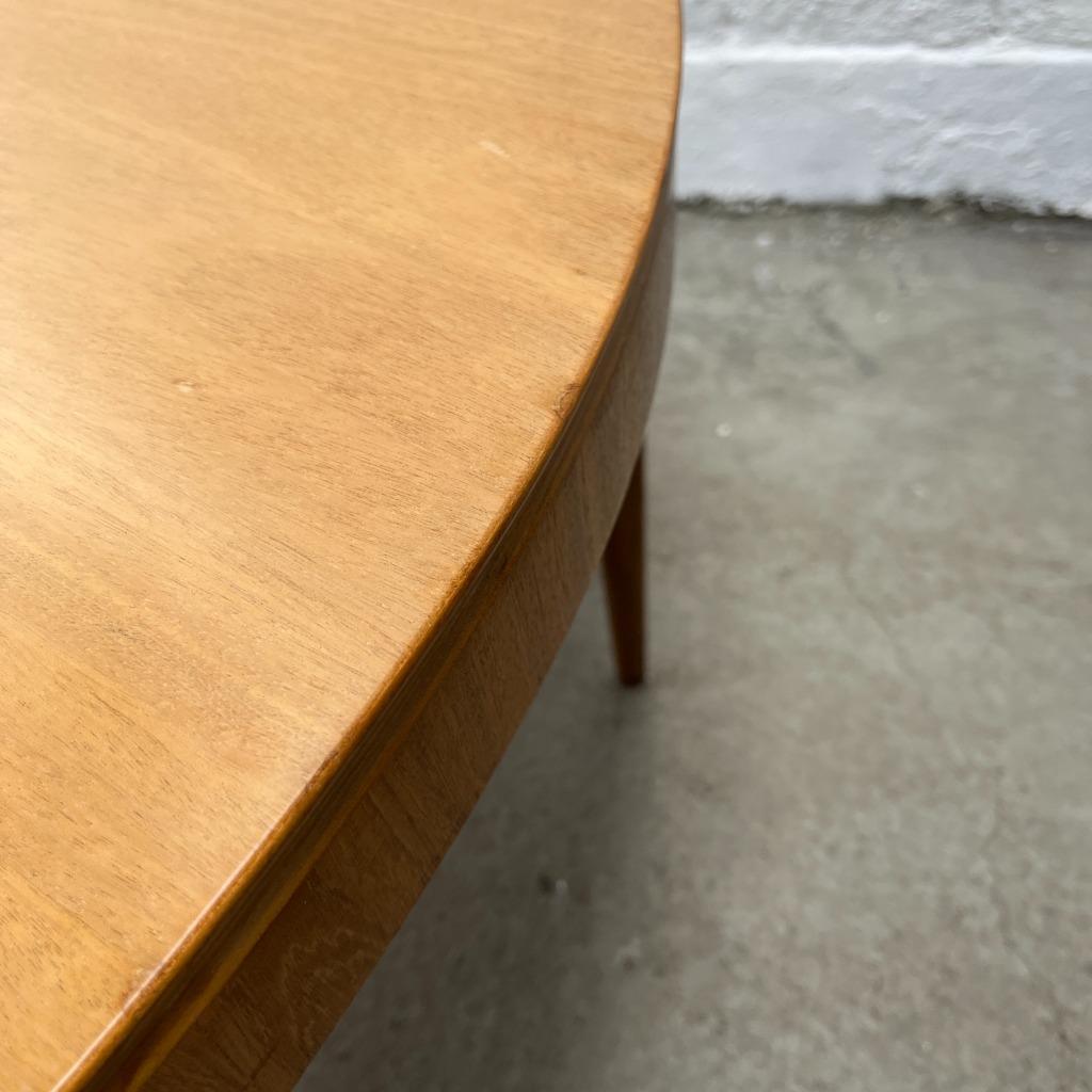 Bekijk Midcentury Salontafel Rond Hout op Reliving