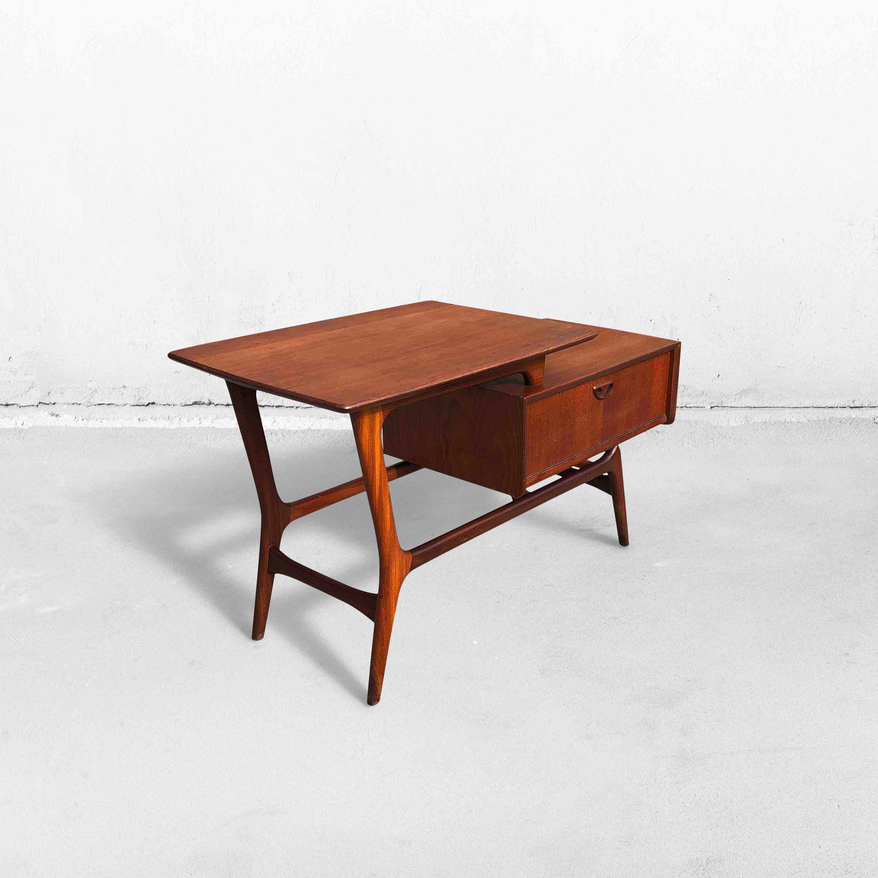 Bekijk Netty Tafel Louis Van Teeffelen op Reliving