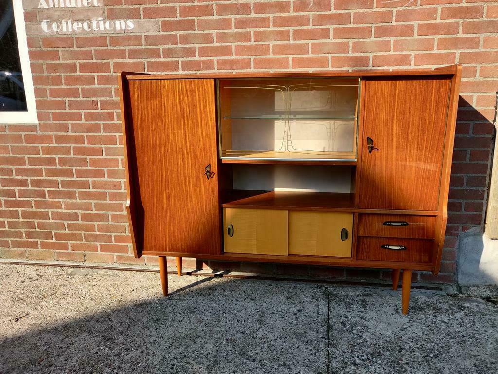 Bekijk Vintage Jaren 50 Buffet Kast Gebroeders Verhoeff Rotterdam op ...