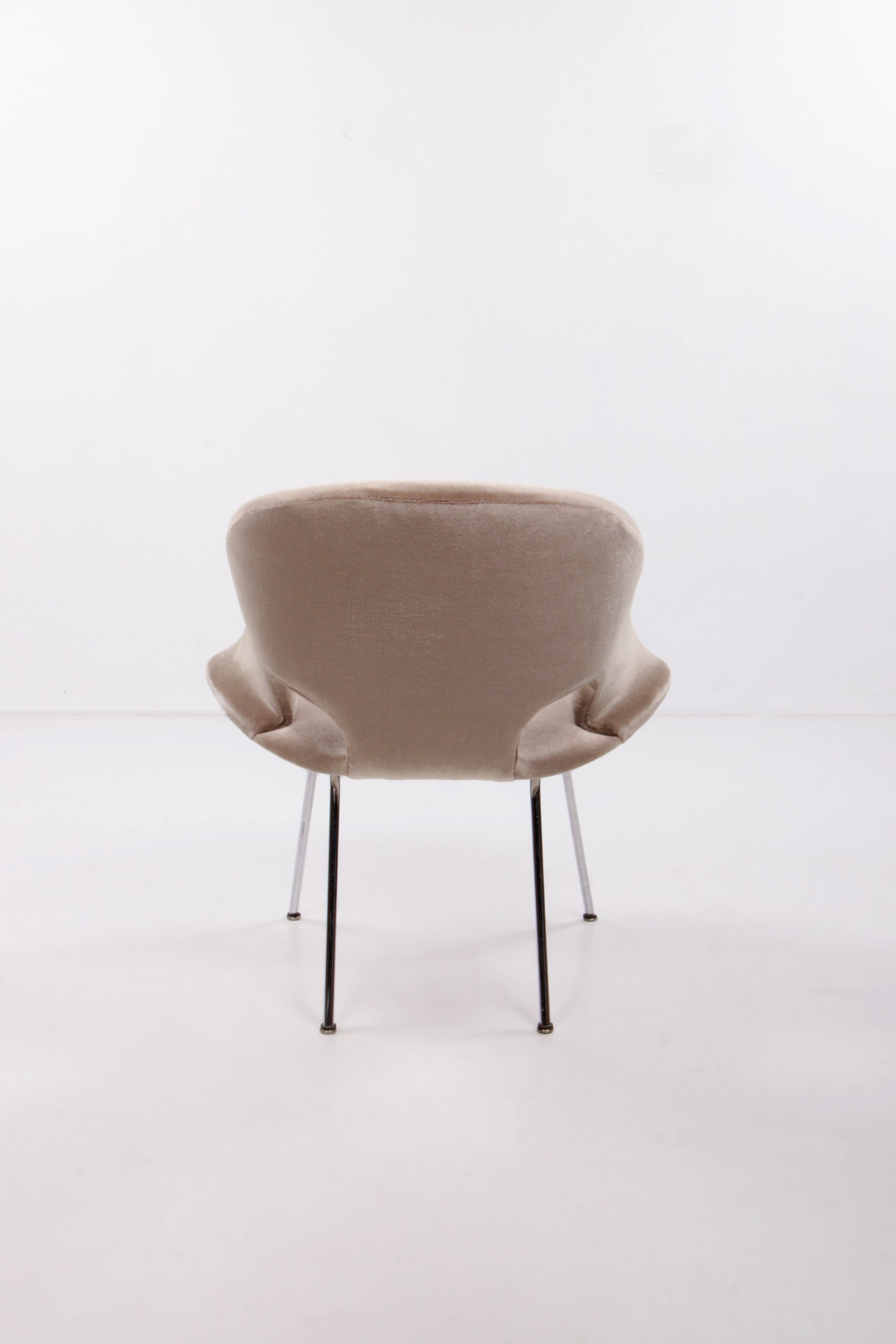 Bekijk Walter Knoll Lounge Chair By Arno Votteler Model 350 1950S op ...
