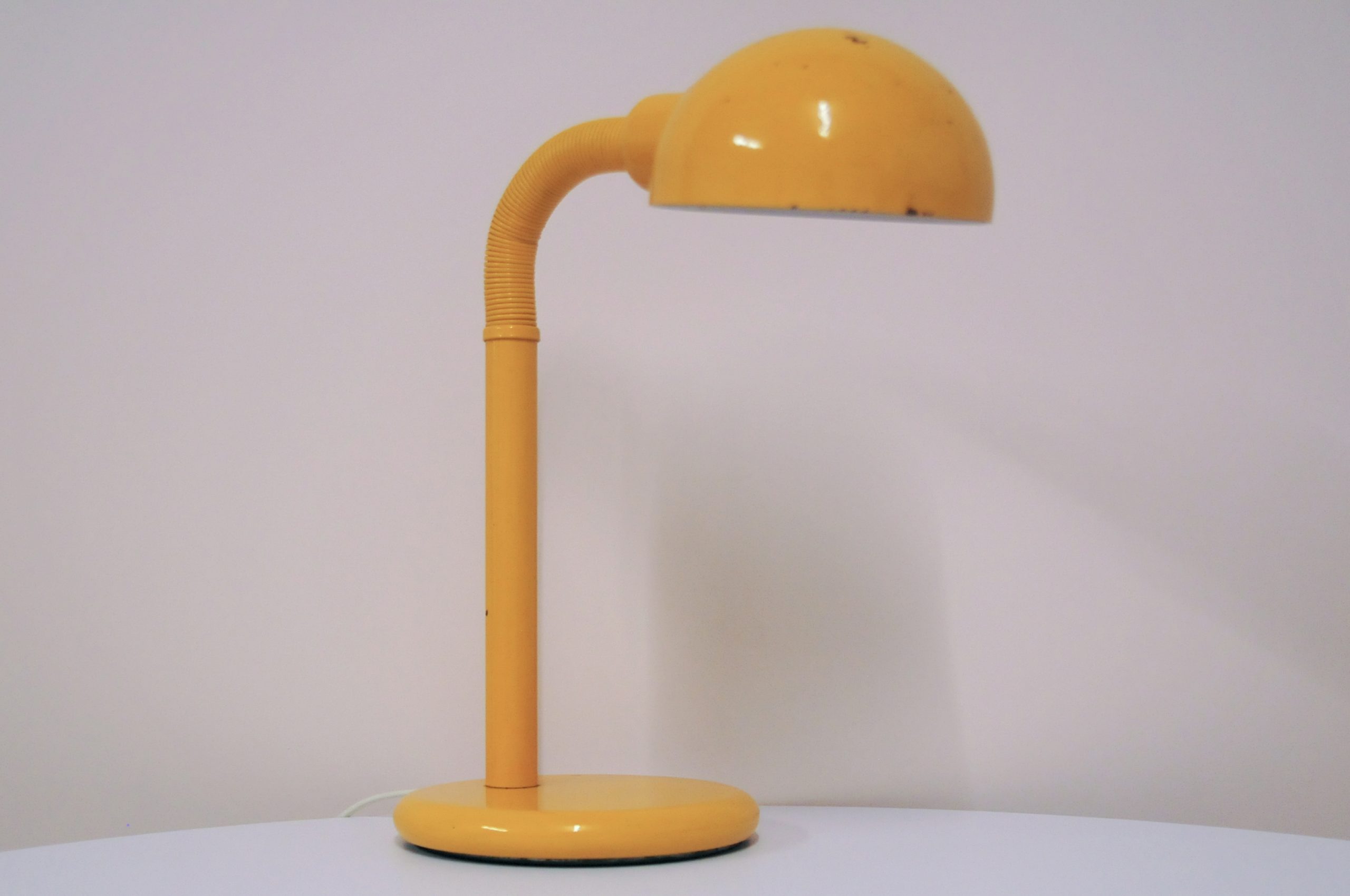 Bekijk Vintage Gele Bureaulamp op Reliving