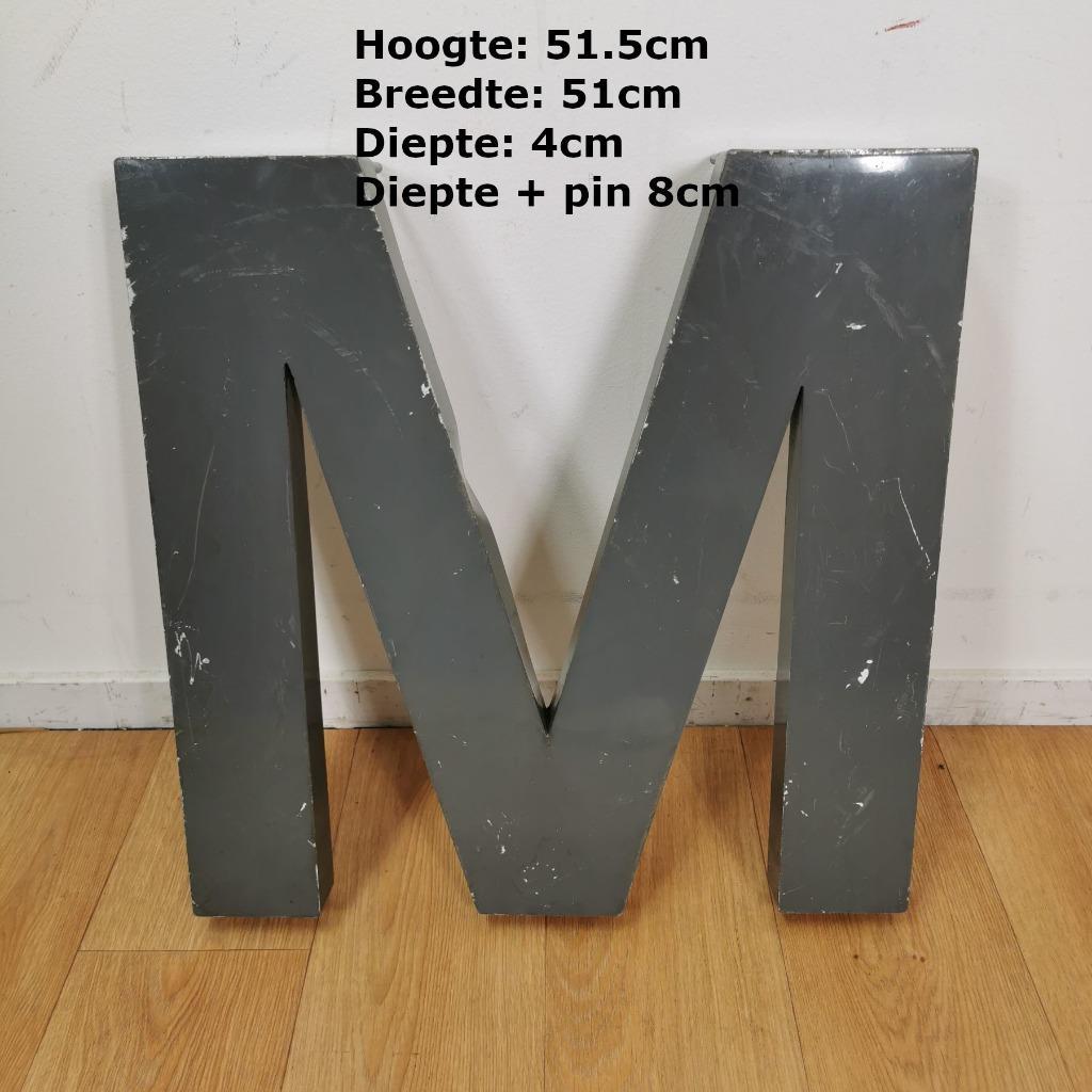 Bekijk Vintage Industriële Metalen Letters Grote Metalen Letters. op ...