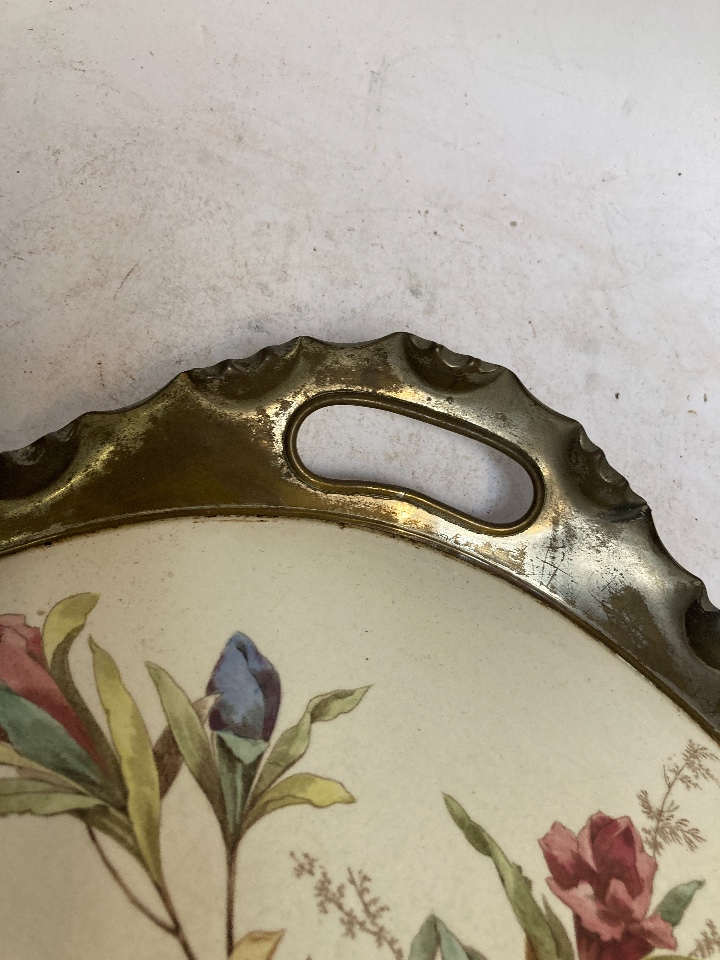 Bekijk Mooi Groot Oud Gebloemd Dienblad, 35 X 50 Cm op Reliving 🤩