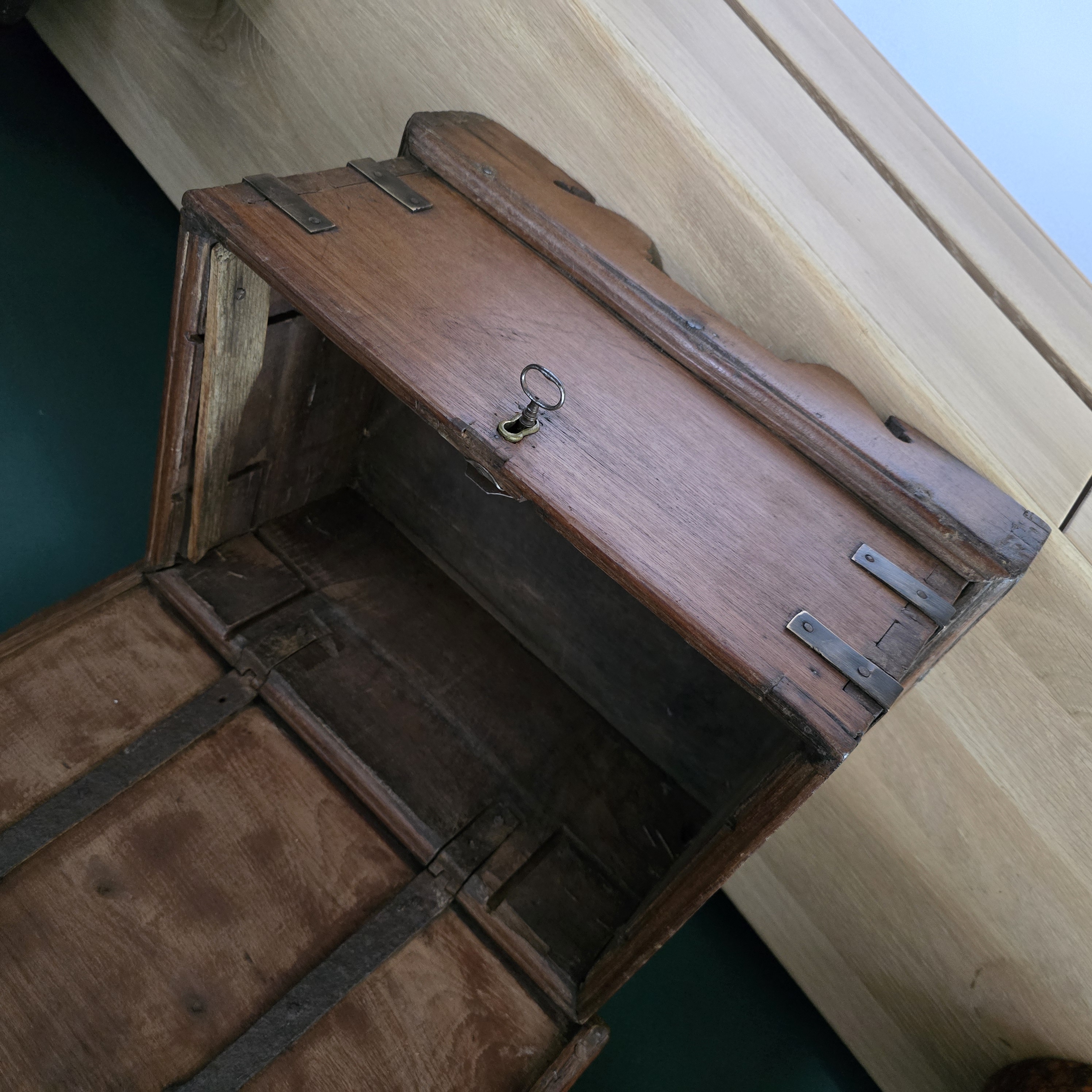 Kist Iron Brown bij Reliving