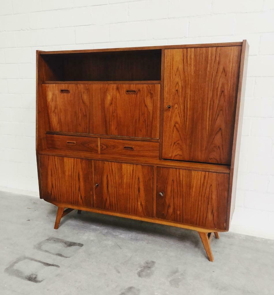 Bekijk Mid Century Highboard op Reliving