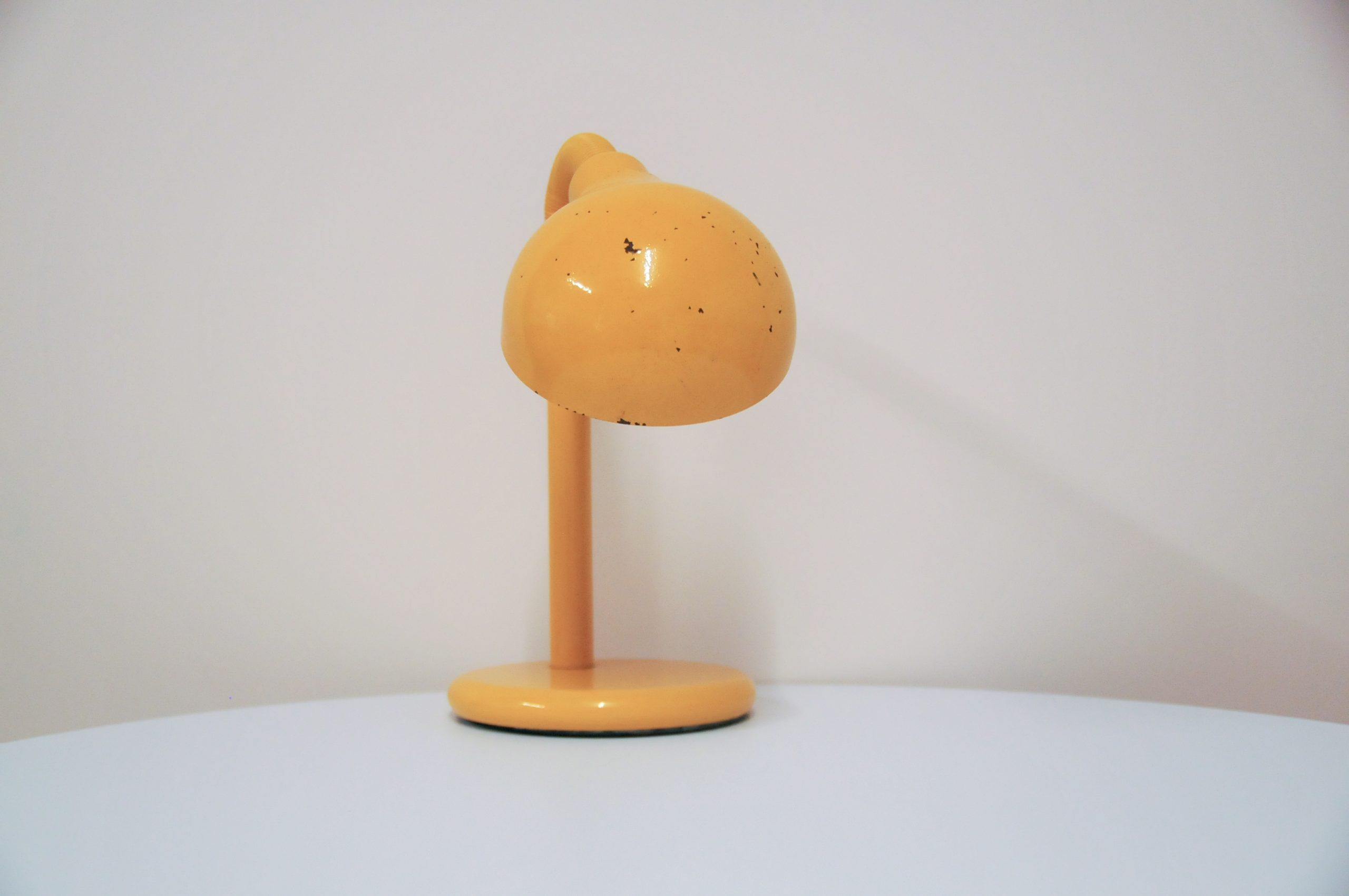 Bekijk Vintage Gele Bureaulamp op Reliving