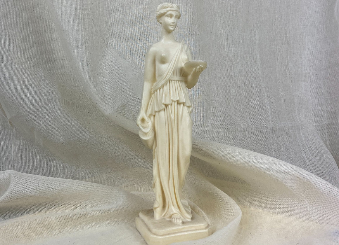 Bekijk Hebe Greek Goddess Statue op Reliving