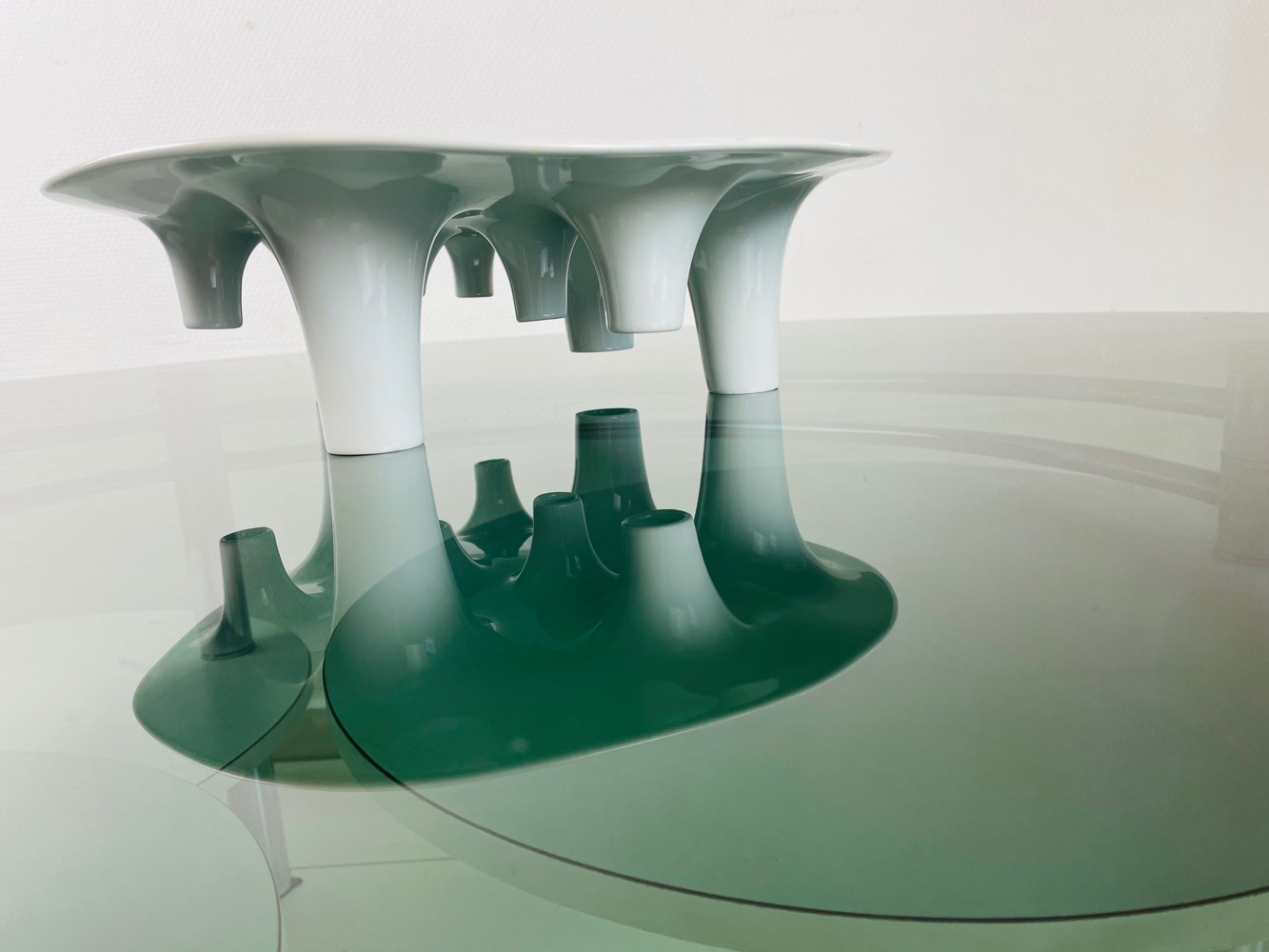 Bekijk Willem Noyons - Fruit And Fire Kandelaar / Fruitschaal. Unieke ...