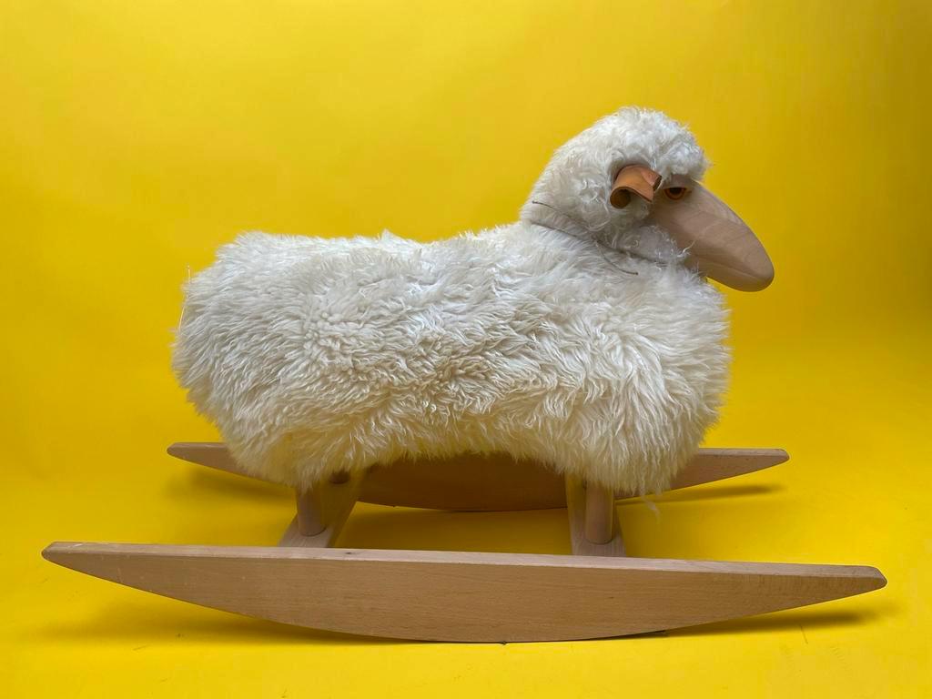 Bekijk Vintage Schaap Peter Hanns Krafft Design Schommelschaap op Reliving