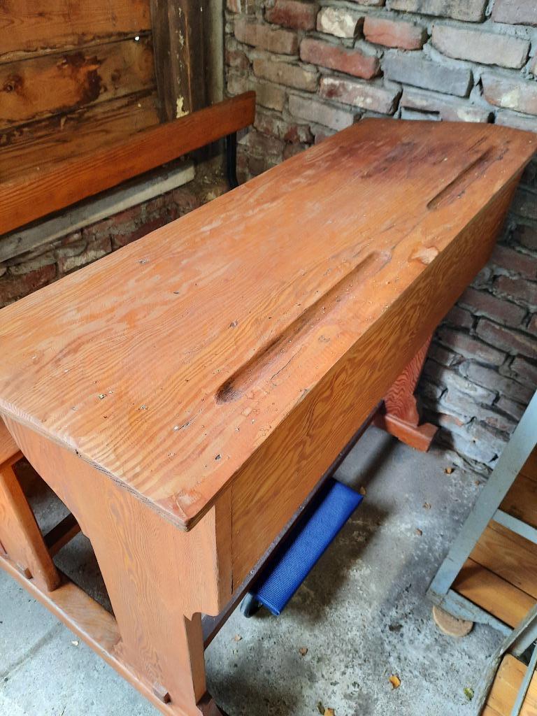 Bekijk Antieke Houten Lessenaar / Bureau op Reliving 🤩