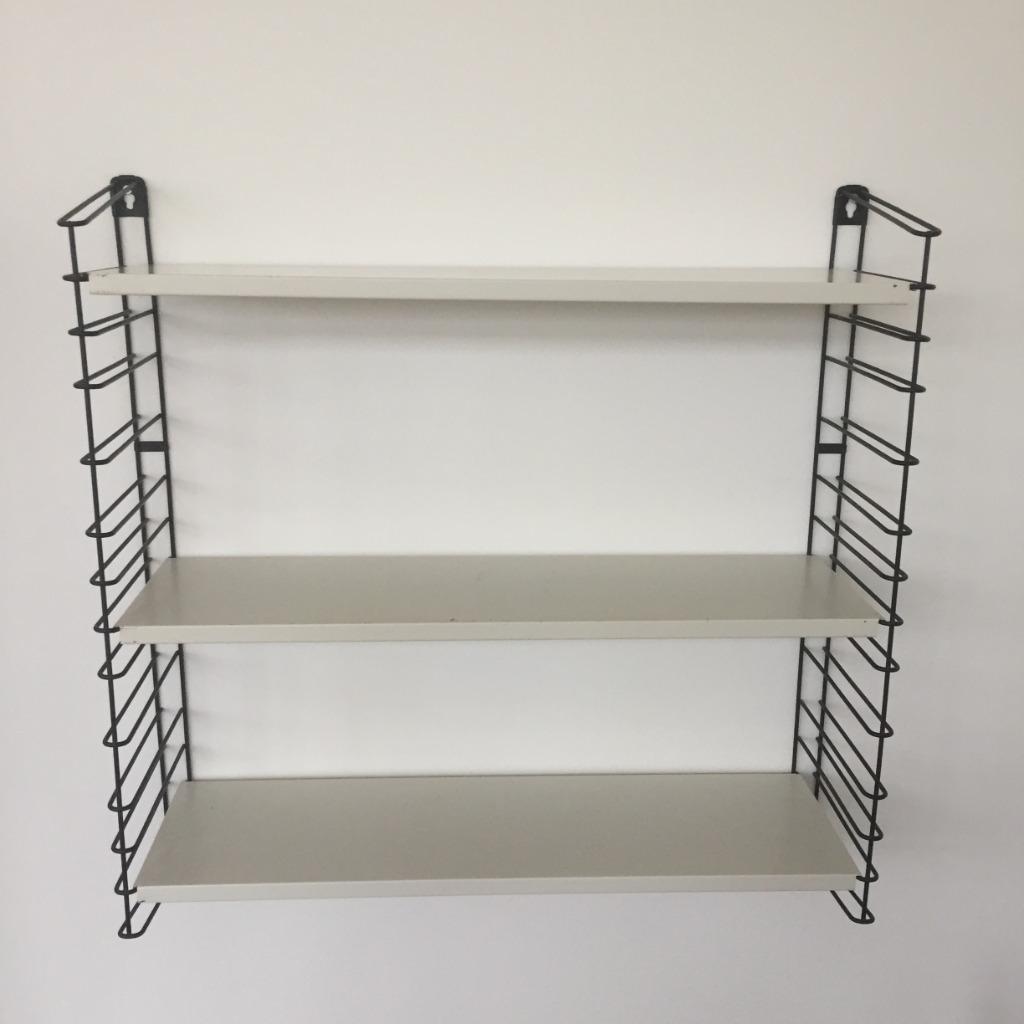 Bekijk Jaren 50 60 Tomado Rek Wit Metalen Planken En Witte Houders op ...