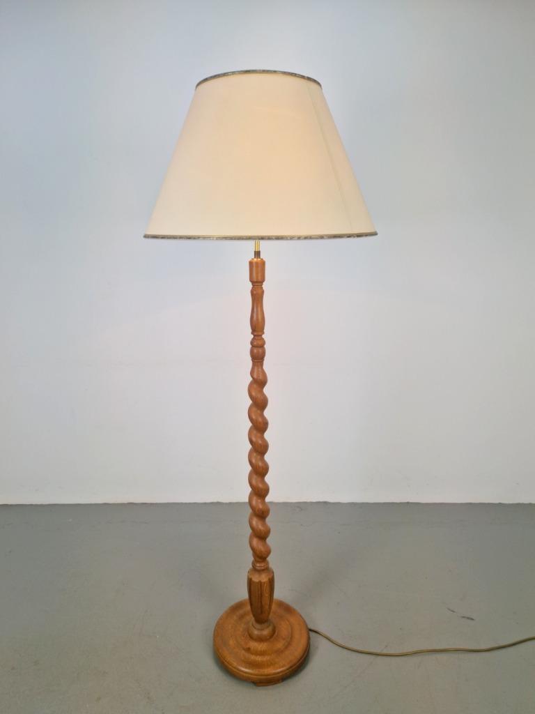 Bekijk Vintage Turn Vloerlamp Hout ’60 Spindel Mid Century Japandi op ...