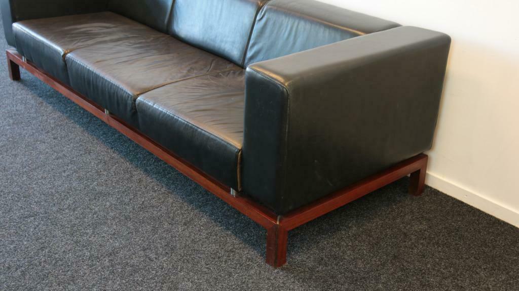 Bekijk Dikke Leren Vintage Design Bank op Reliving