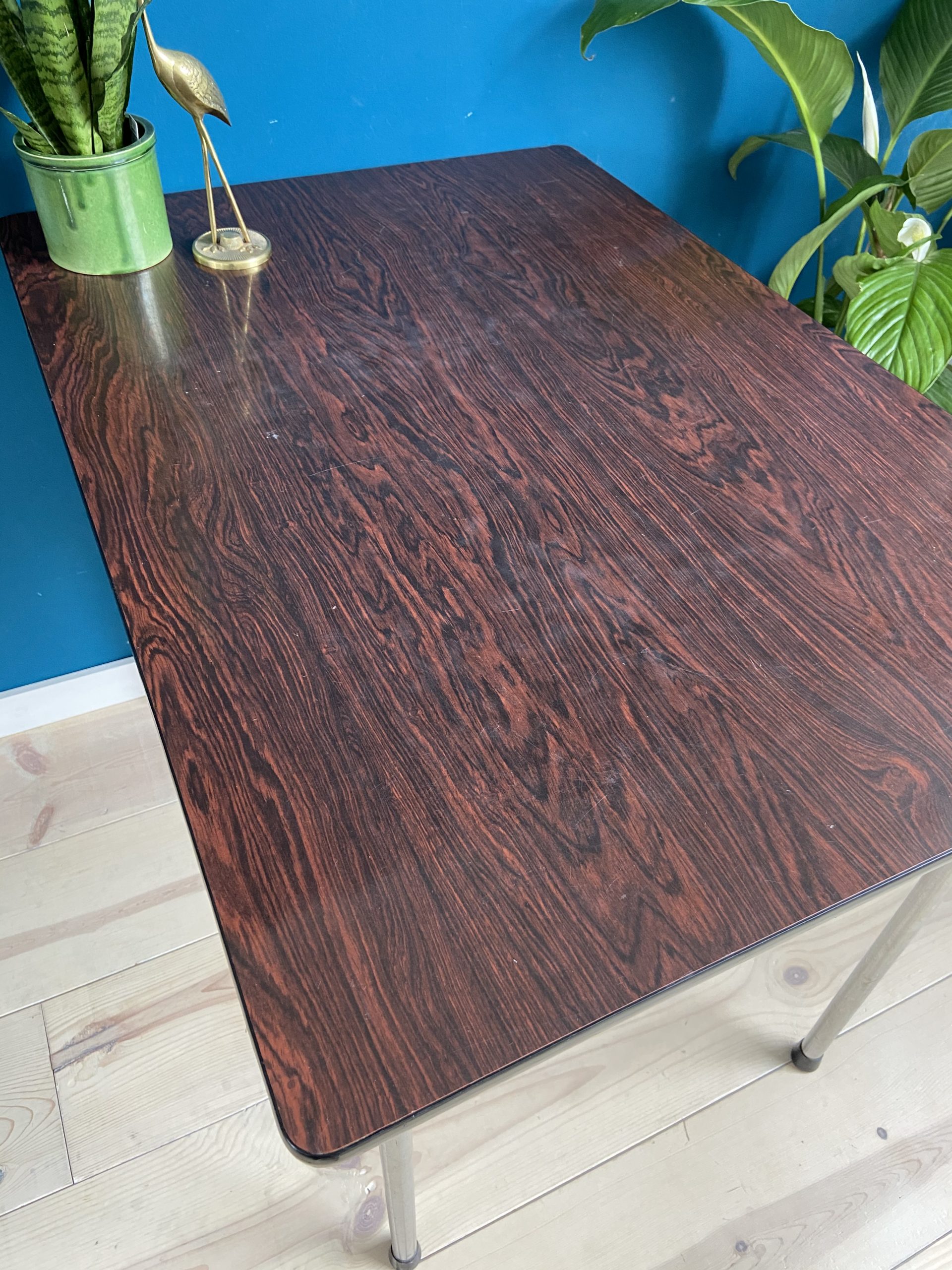 Bekijk Formica Tafel – Palissander Fineer- op Reliving