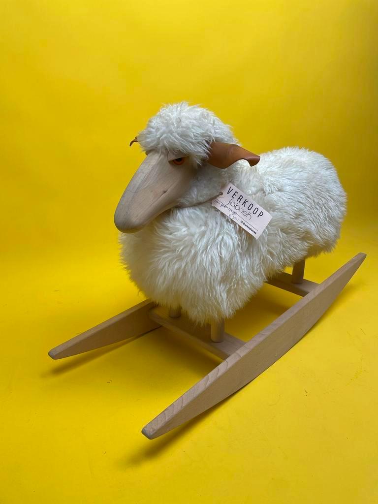 Bekijk Vintage Schaap Peter Hanns Krafft Design Schommelschaap op Reliving