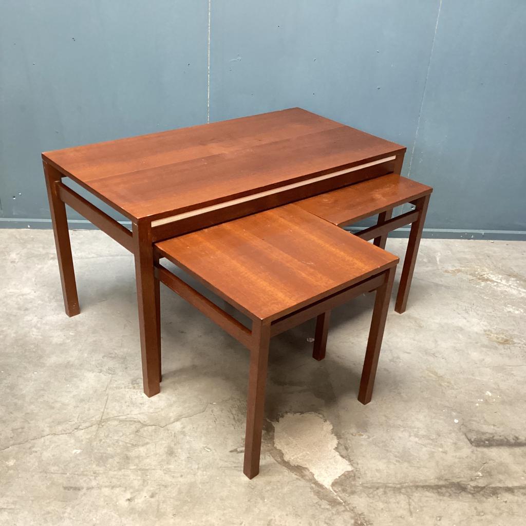 Bekijk Vintage Tafeltjes op Reliving 🤩