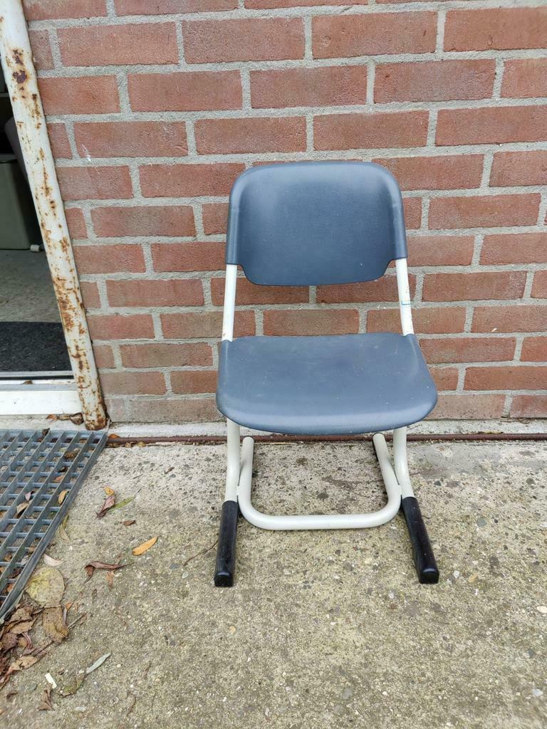 Bekijk Helmut Starke Design Kinderstoel Vintage op Reliving 🤩