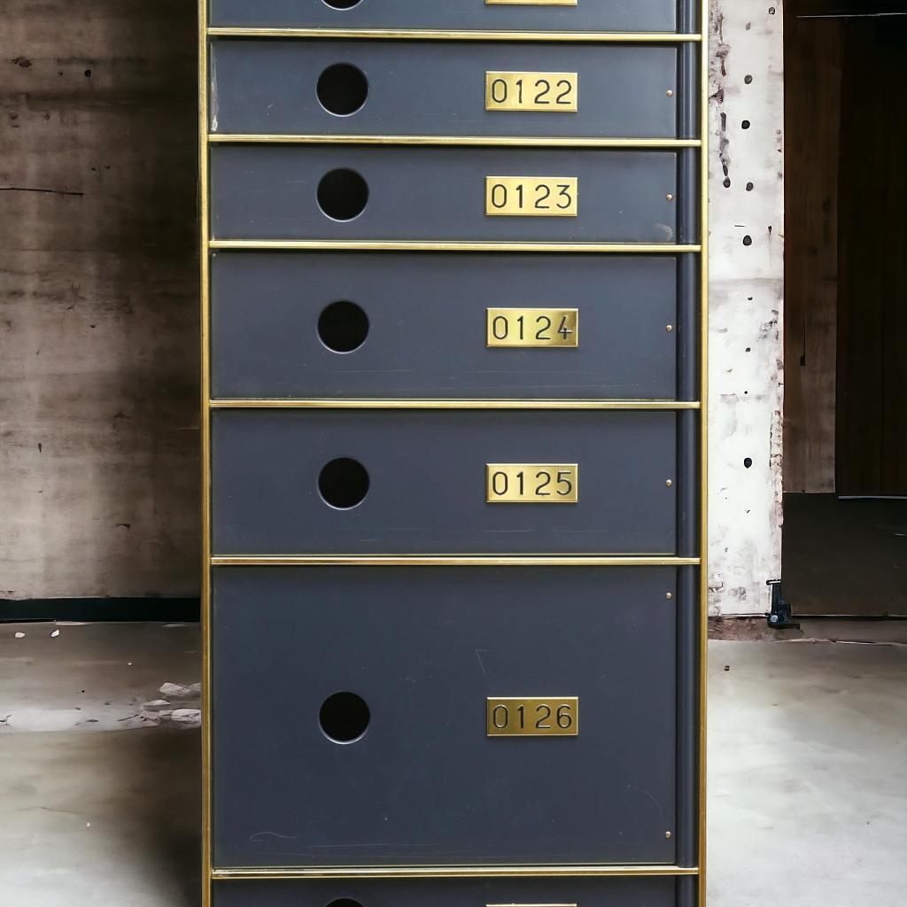 Bekijk Vintage Bankkluis, Rosengrens, Zweden Jaren 1960S op Reliving