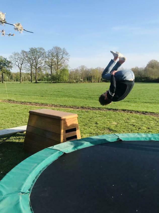 Bekijk Vintage Turnkast | Turnbank | Spring Bok Turnen Bankje op Reliving 🤩