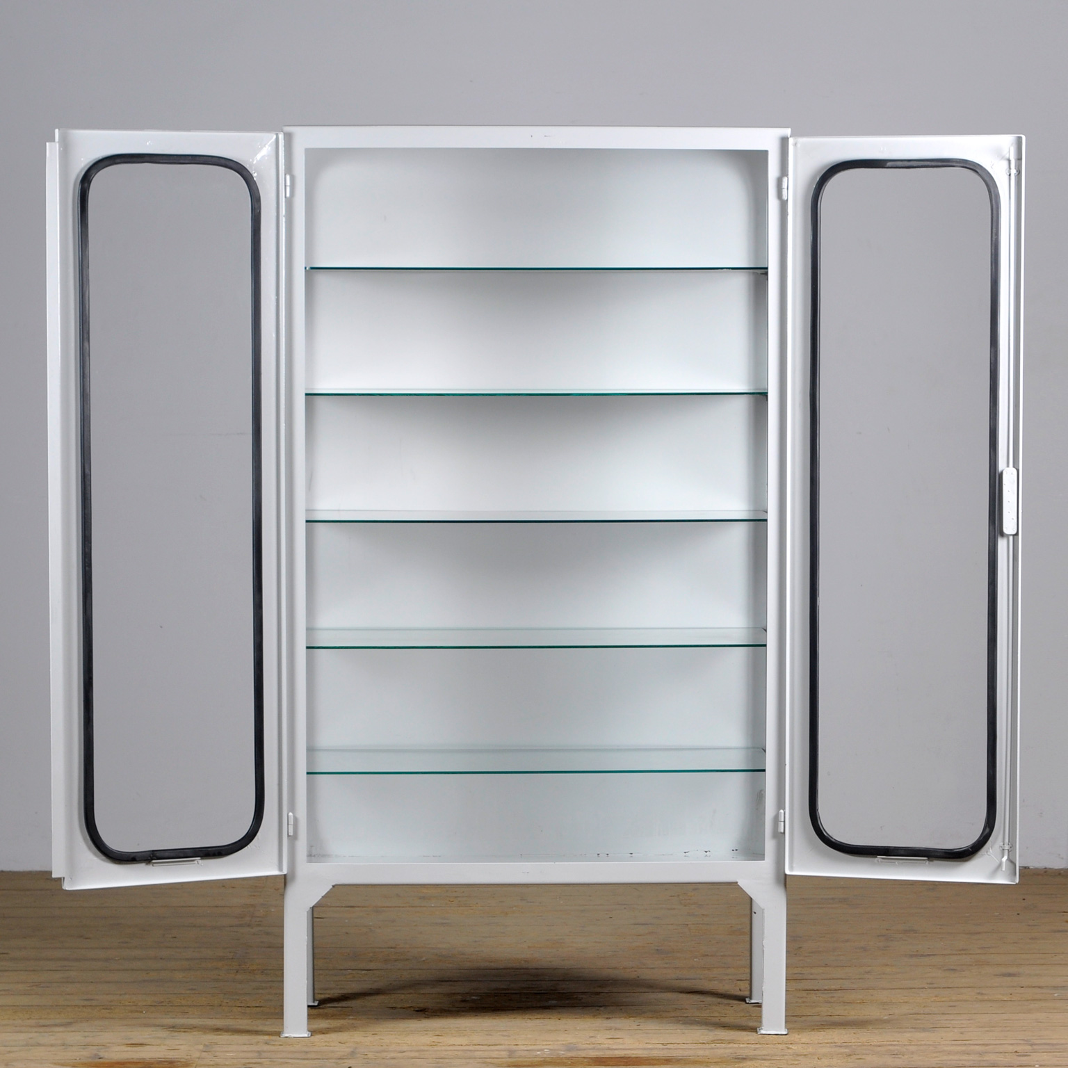 Bekijk Medicijnkast 23305 op Reliving 🤩