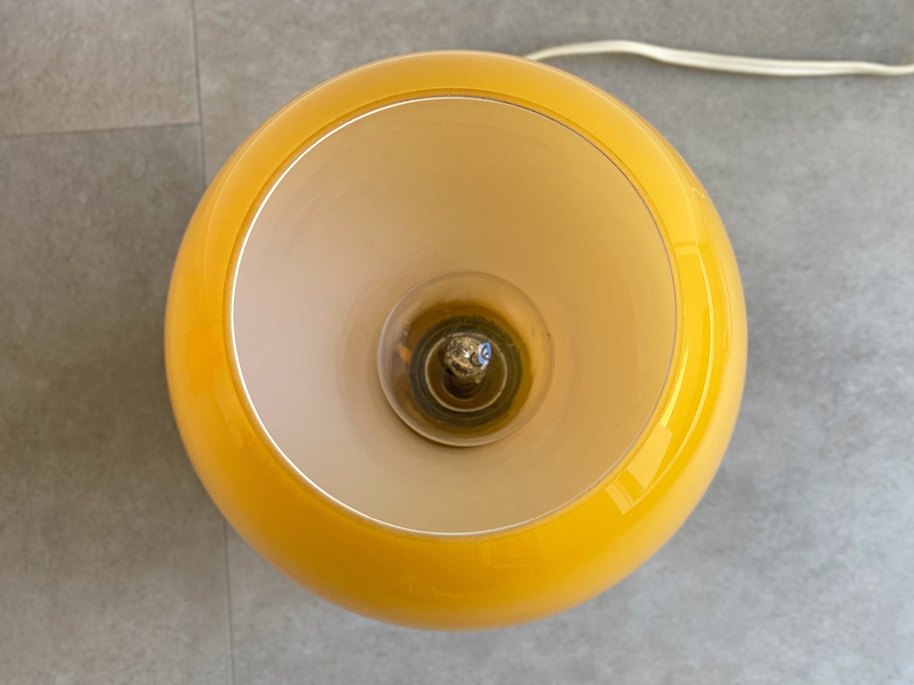 Bekijk Oker Gele Jean-Paul Emonds-Alt Voor Philips Tafellamp, Tahiti ...