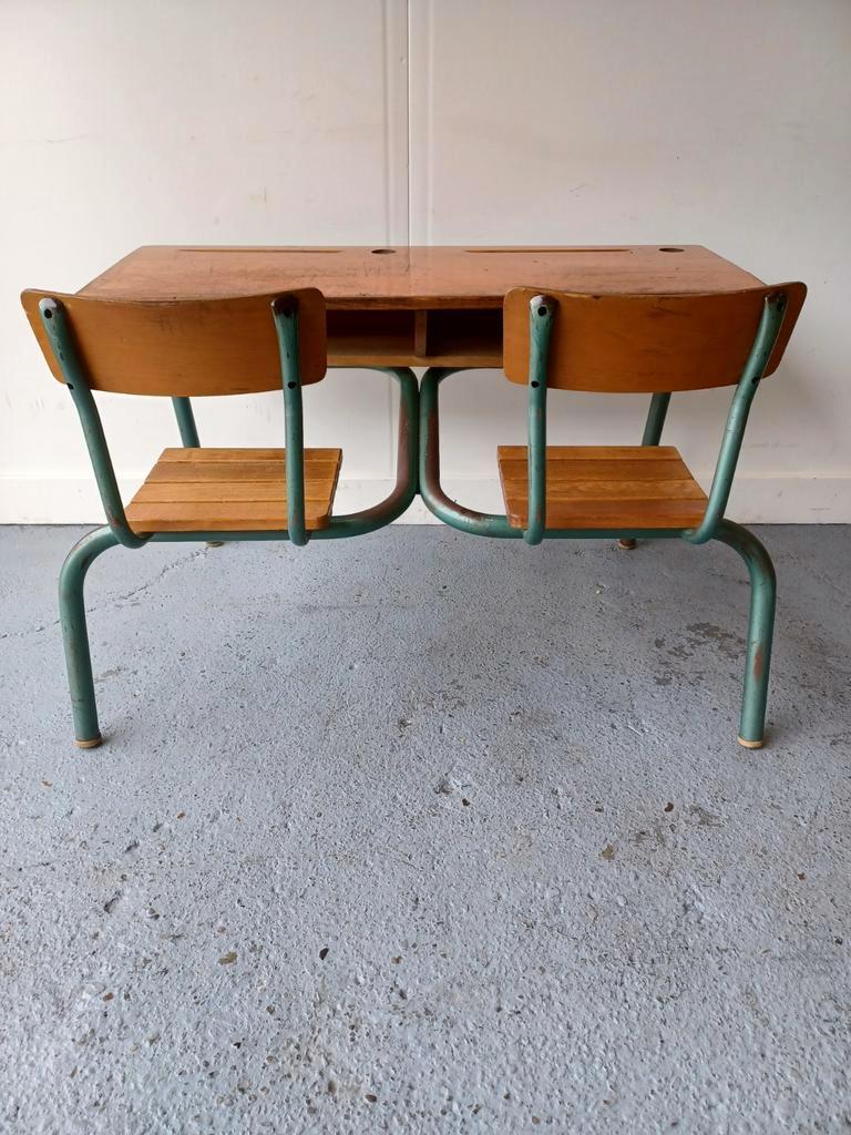 Bekijk Vintage Industrieel Bureau / Schooltafel / Schoolbank op Reliving