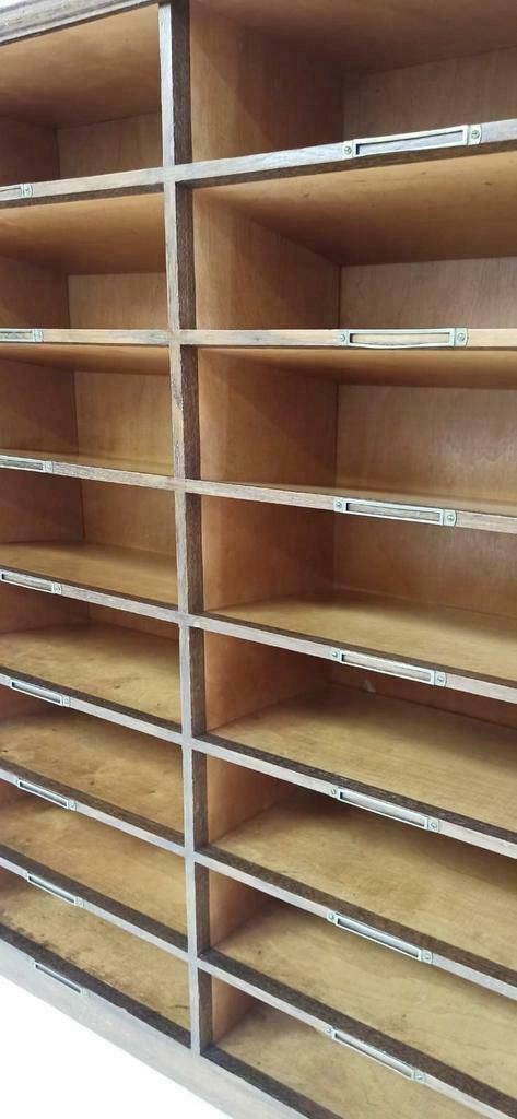 Bekijk Vintage Houten Postsorteer Postvakjes Kast Wandmeubel op Reliving