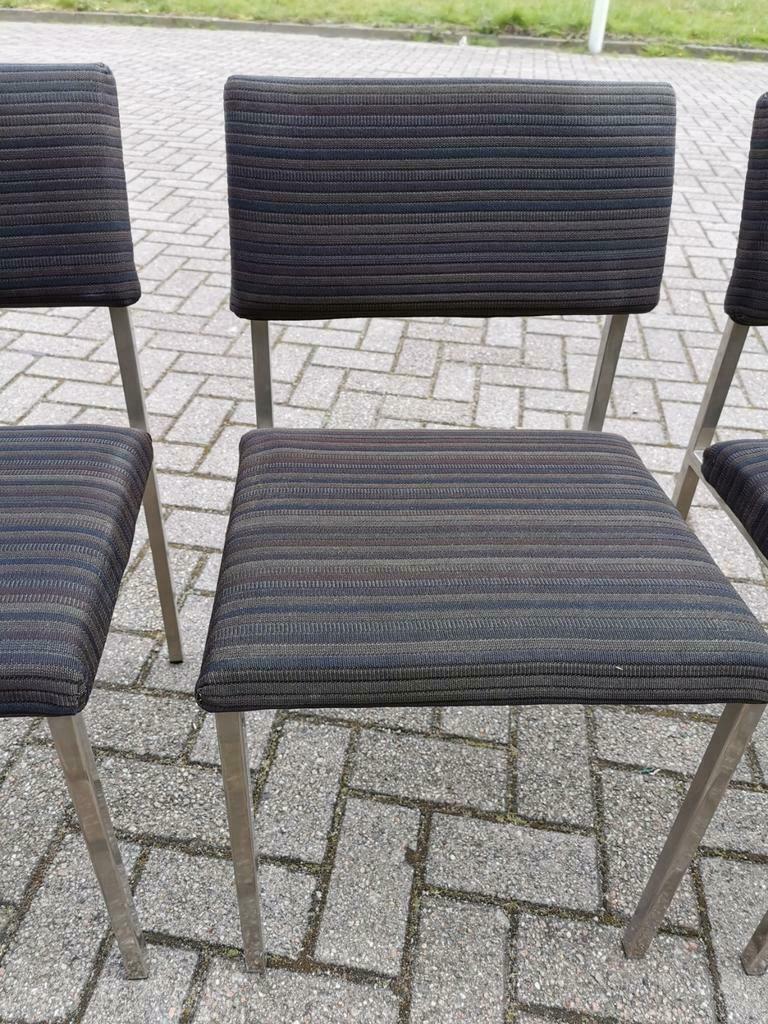 Bekijk Vintage Stoelen op Reliving