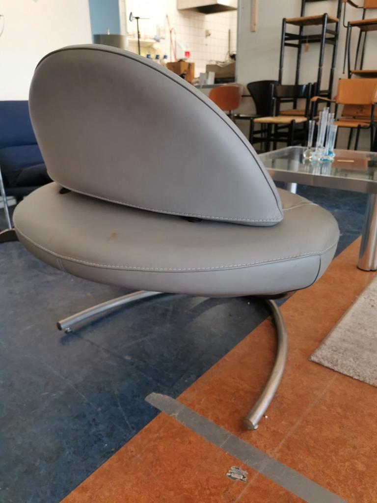 Bekijk Space Age Fauteuil Vintage Design op Reliving 🤩
