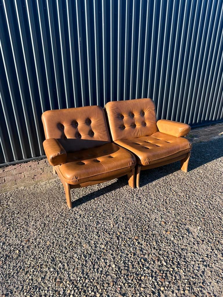 Bekijk Vintage Brutalist Elementen Bank Tweezits op Reliving