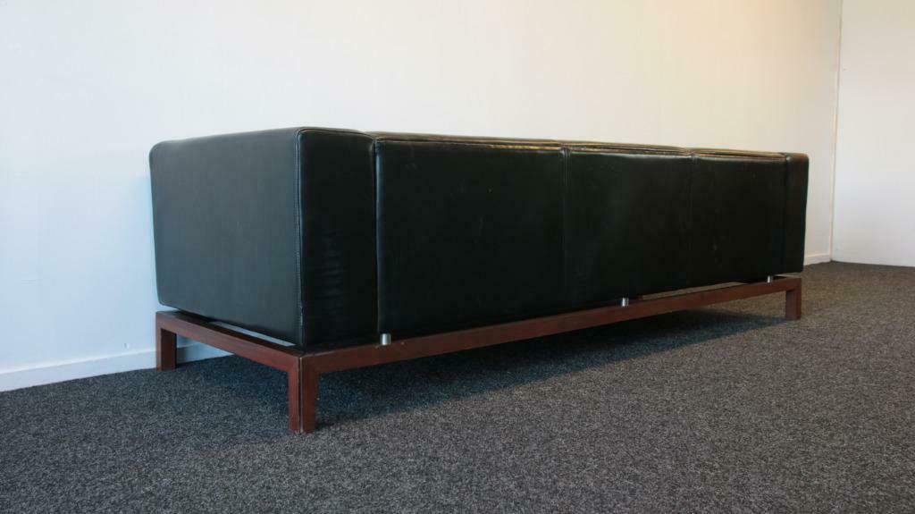 Bekijk Dikke Leren Vintage Design Bank op Reliving